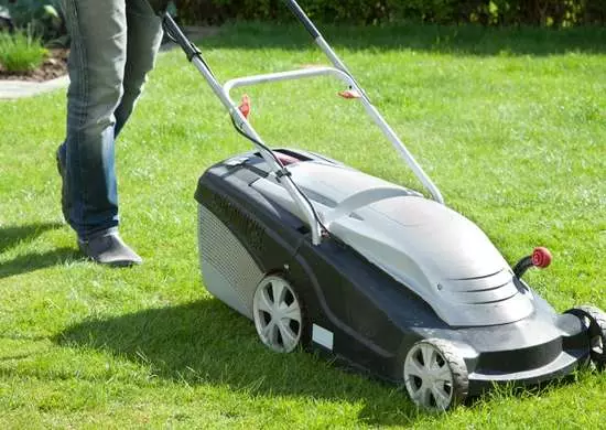 How To Mow Lawn