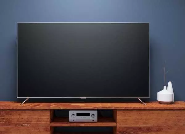 Výpadok napájania TV a elektroniky bez napájania