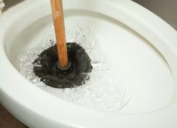 Kā atsērēt tualeti