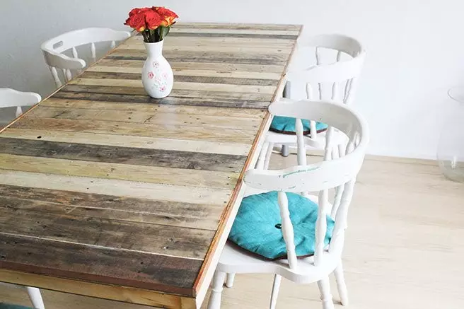 I-Pallet Dining Table