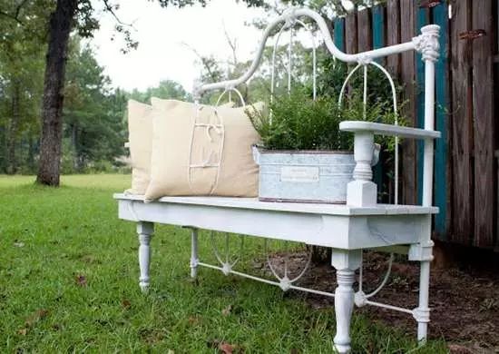 Remake e Vintage Headboard als Garden Bench