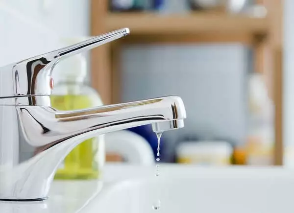 Nagtulo nga Faucet