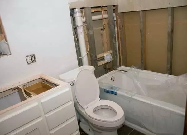 Реконструкция ванной комнаты за меньшие деньги