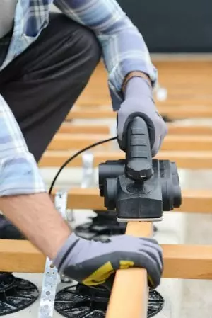 kung paano i-level ang isang floor power tool