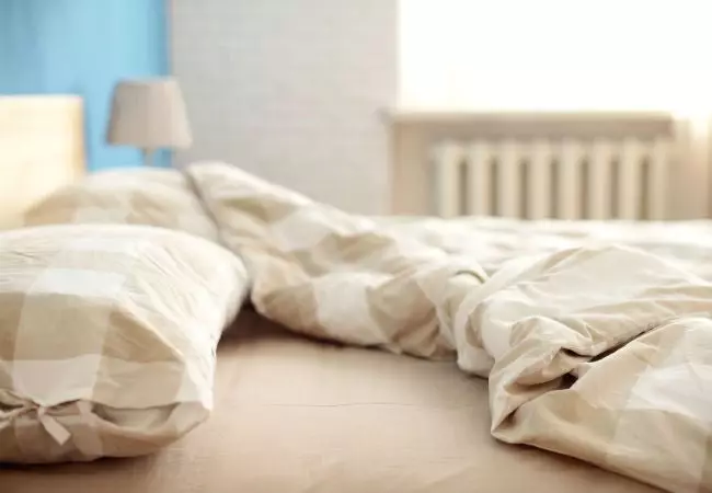 你应该多久洗一次床单？解决了！
