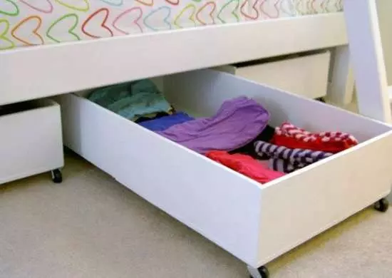 Pudełka pod łóżkiem