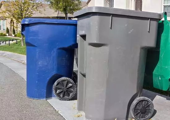 irytujący sąsiedzi - sąsiedzi śmieci