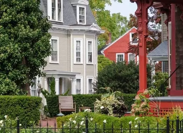 Madhësia mesatare e shtëpisë në Rhode Island