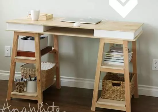 DIY Desk yokhala ndi Kusungirako