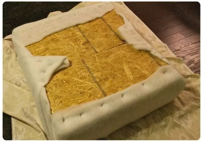 DIY Pallet Ottoman - Foam