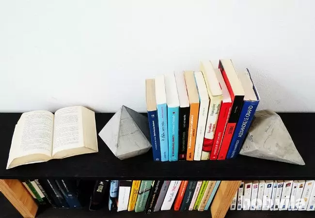 Como fazer moldes de concreto - suportes de livros DIY acabados