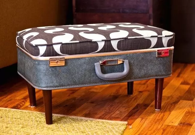 DIY Ottoman - koffer