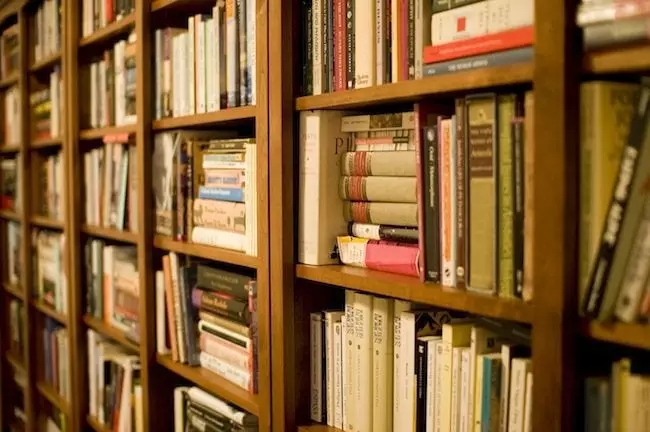 Knjižne omare DIY - Obnova