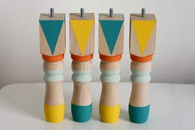 DIY بچوں کا فرنیچر - پینٹ شدہ پاؤں
