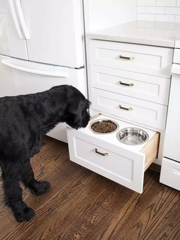 DIY Pull Out Dog Feeder