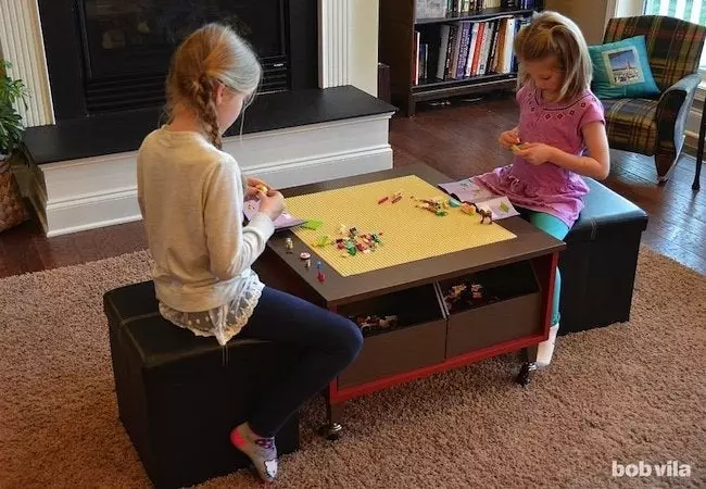 Ideje za pohranu igračaka - Lego organizator stola