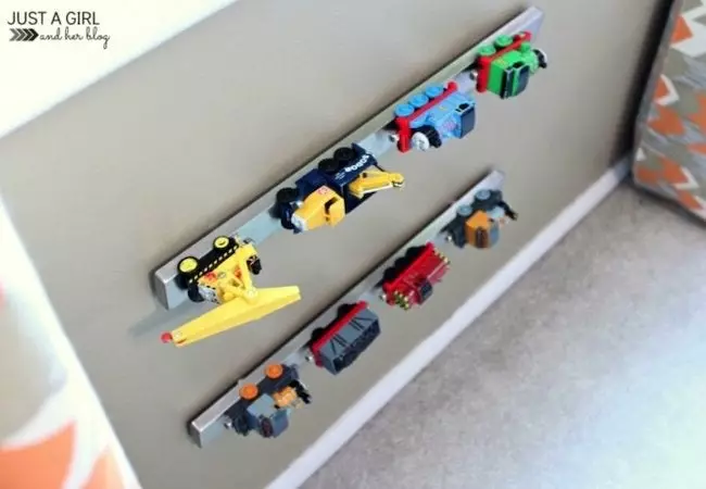 Idees d'emmagatzematge de joguines - Organitzador de paret amb imant