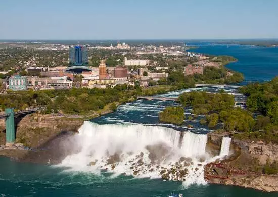 Niagara Falls betaler studielånsgæld