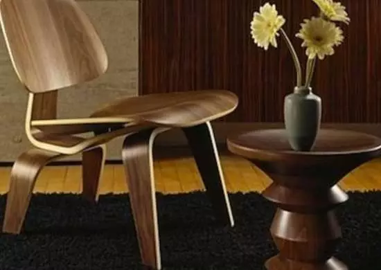 Стул из формованной фанеры Eames