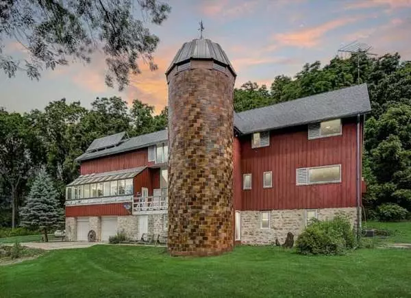 silo staircase barndomuum