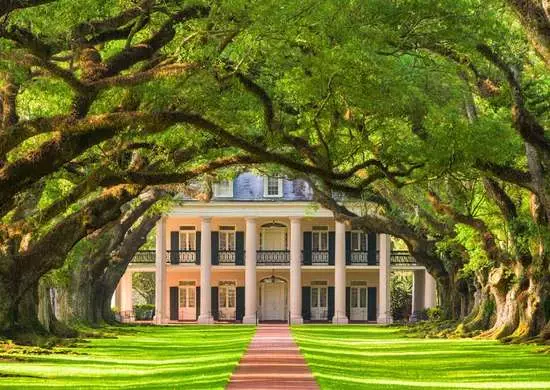 Nyob hmo ntuj hauv Oak Alley Plantation