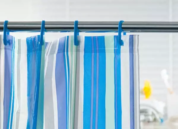 Como limpar o forro da cortina de ducha