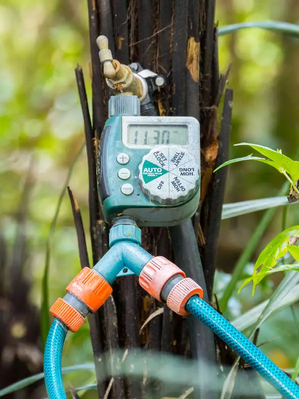 Einfacher Sprinkler-Timer für die Landschaftsgestaltung