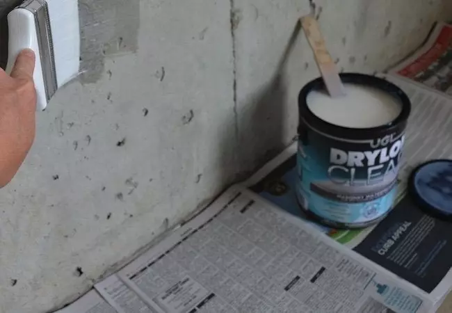 Πώς να χρησιμοποιήσετε το αδιάβροχο τοιχοποιίας - Δεύτερη εφαρμογή