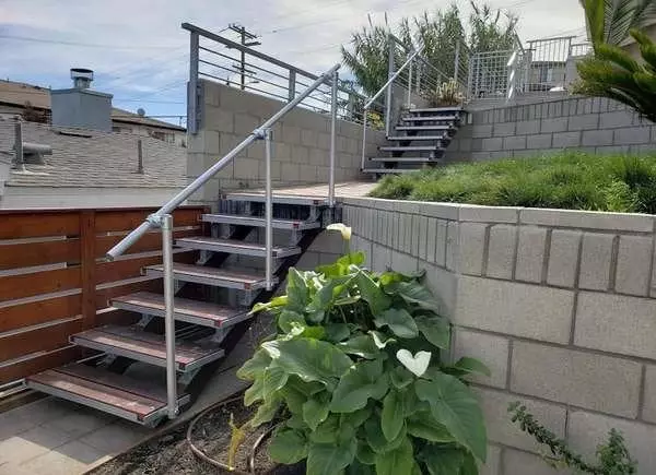 DIY سیڑھی کی ریلنگ