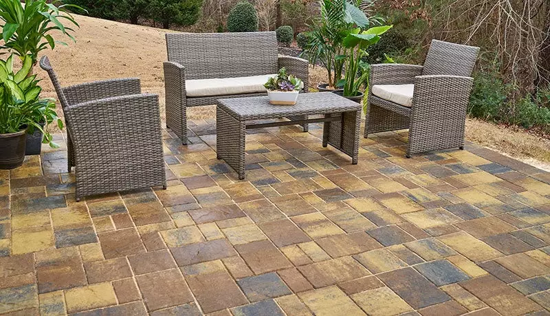 Könelen Patio plitasyny “Pavers” gaznasyna öwüriň