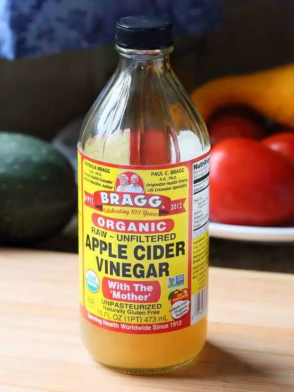 Apple cider vinegar itch remover