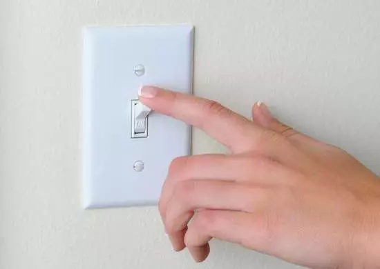Comment nettoyer les interrupteurs d'éclairage