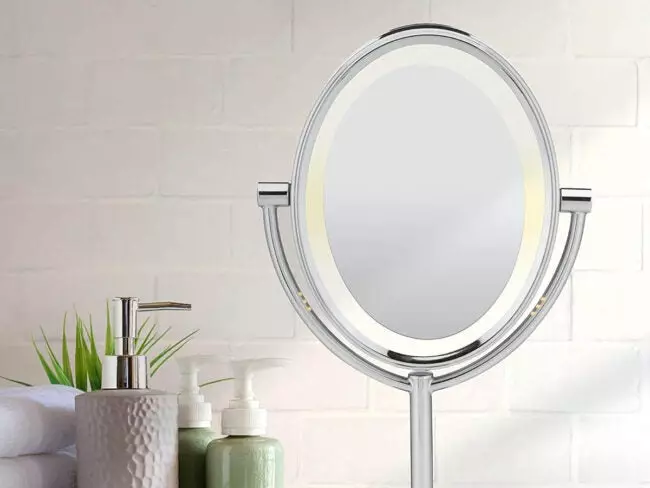 Lựa chọn gương Vanity tốt nhất: Gương trang điểm Vanity hai mặt phản chiếu Conair