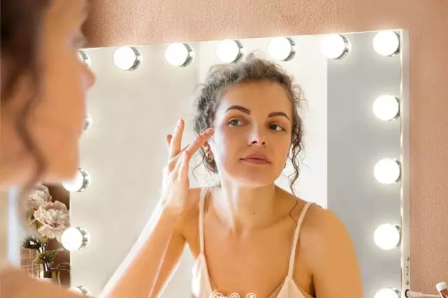 Η καλύτερη επιλογή καθρέφτη νεσεσέρ: Fenair Vanity Mirror με φώτα