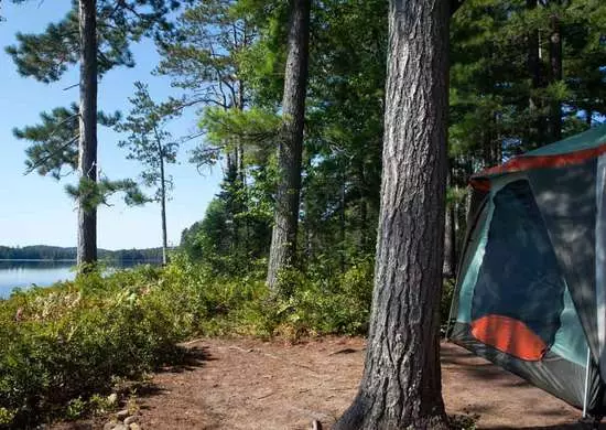 Lewey Lake State Campgrounds ved Adirondack i New York