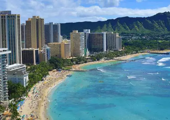 Menginap di Honolulu
