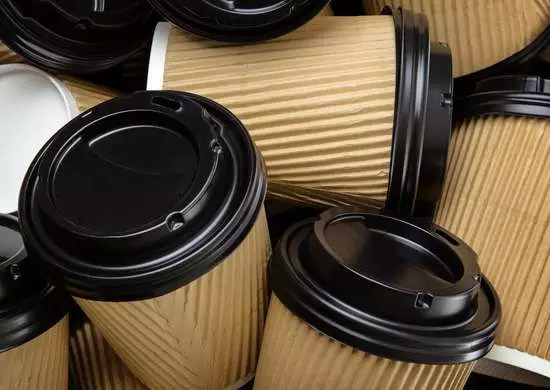 Коллекция крышек для кофейных чашек