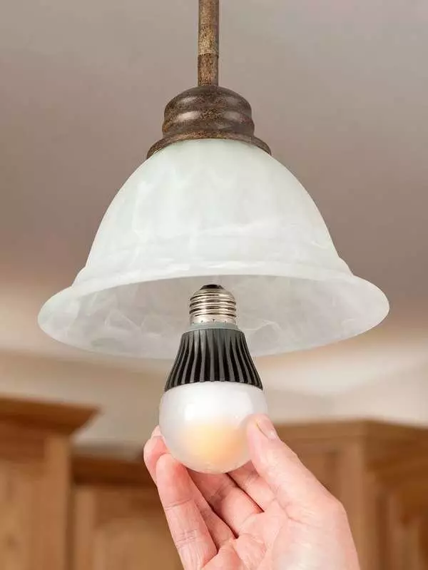 Cambia as lámpadas por versións eficientes enerxéticamente