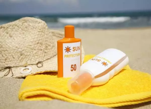 Ụlọ ahịa Dollar Sunscreen