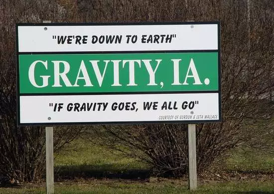 Motto of Gravity, Iowa