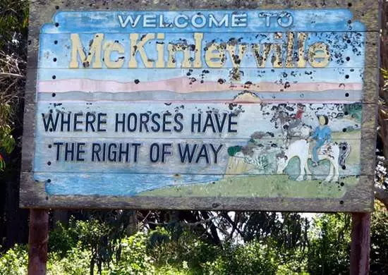 Motto ntawm McKinleyville, California