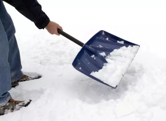 5 xeitos en que sacar a neve pode ser prexudicial para a túa saúde 12311_5