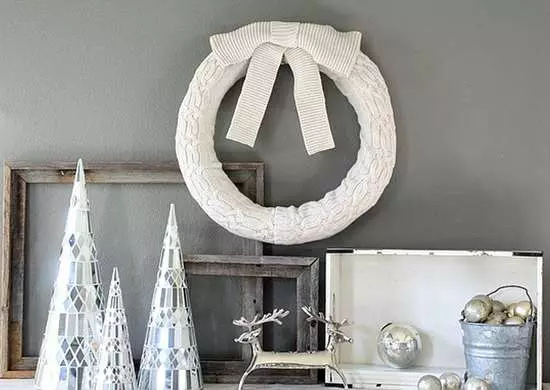 DIY Sweater Wreath