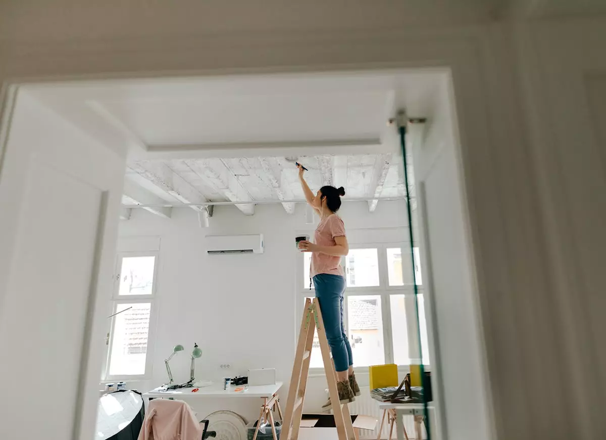 10 причин, по которым вам стоит подумать о покраске потолка