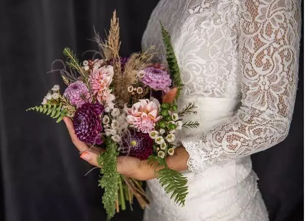 Fashion a Bridal Bouquet