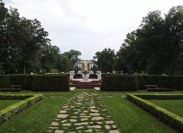 Tur Nemours Mansion and Gardens House
