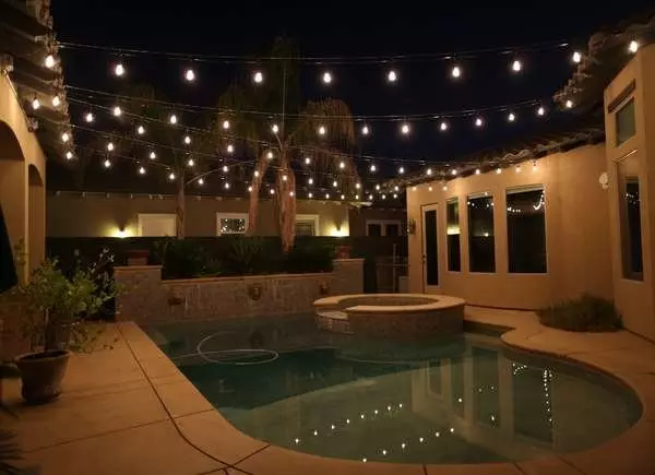 lampu tali kanopi kolam renang luar ruangan