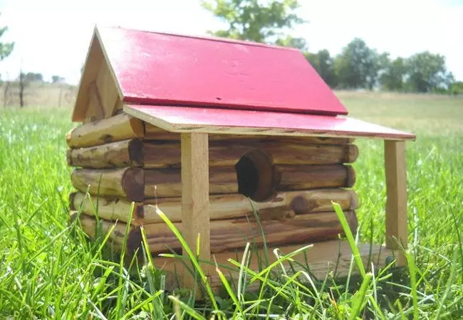 DIY Birdhouse - Ingia Cabin