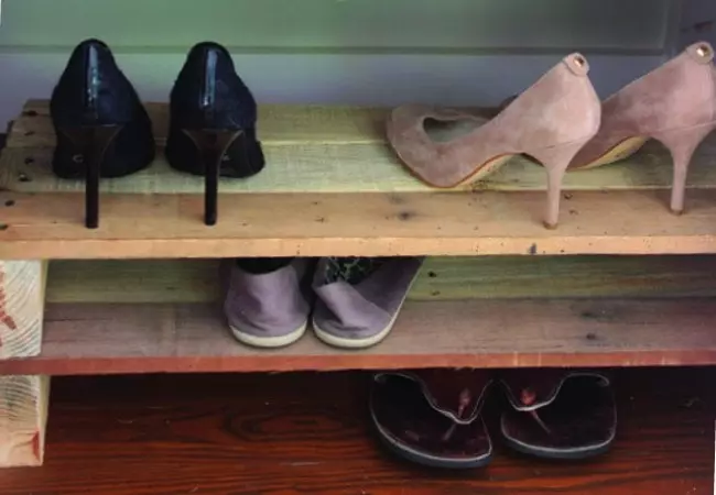Ide për paleta druri - Raft këpucësh