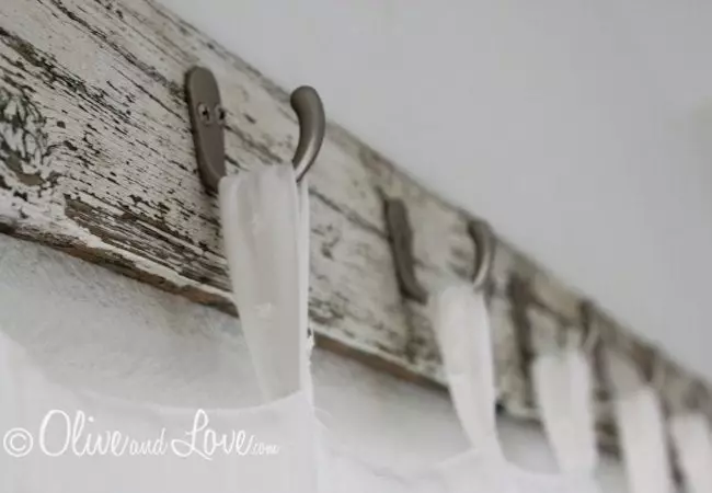 DIY Curtain Qws - Hooks